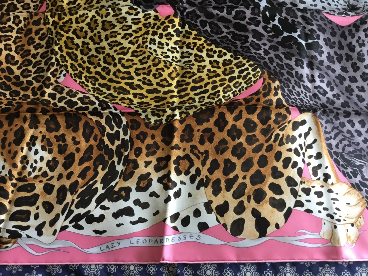 Scarf of the moment: Lazy Leopardesses | The Librain……retired